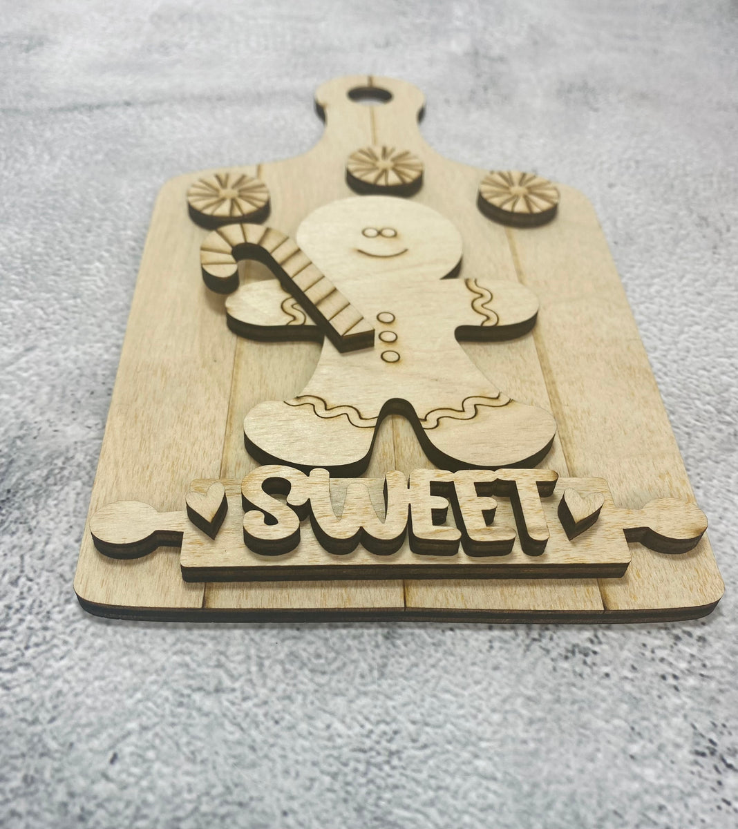 Gingerbread cutting board – Turquoise Valentine